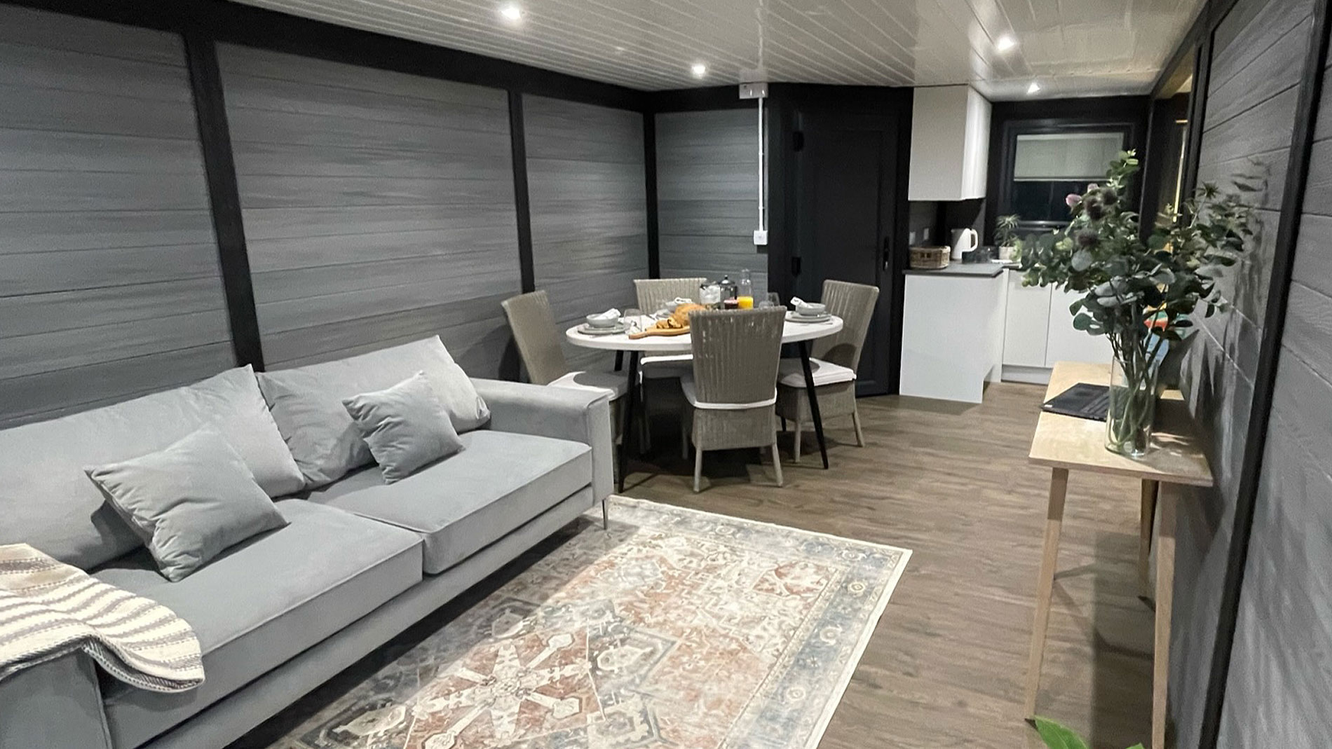 Luxurious Granny Annexes - Composite Garden Studios Ltd